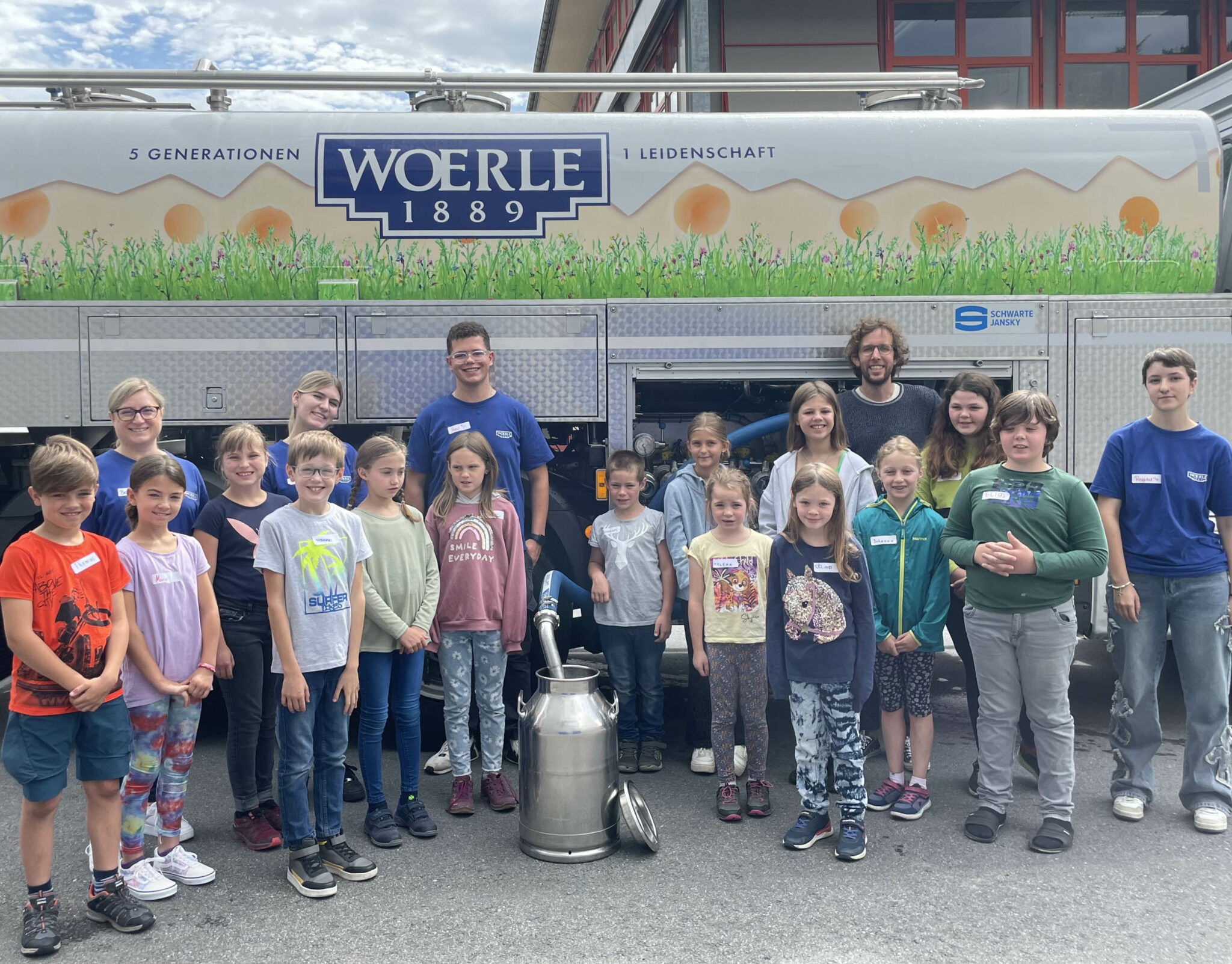 Ferienprogramm bei WOERLE: "Wie wird eigentlich Käse gemacht?" - Picker PR